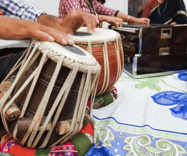 Indian Music Classes for Foreigners: Sitar, Tabla, and More - Dubkii ...